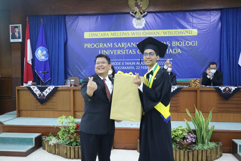 Upacara Wisuda Program Sarjana Periode II Tahun Ajaran 2022/2023 – Fakultas Biologi